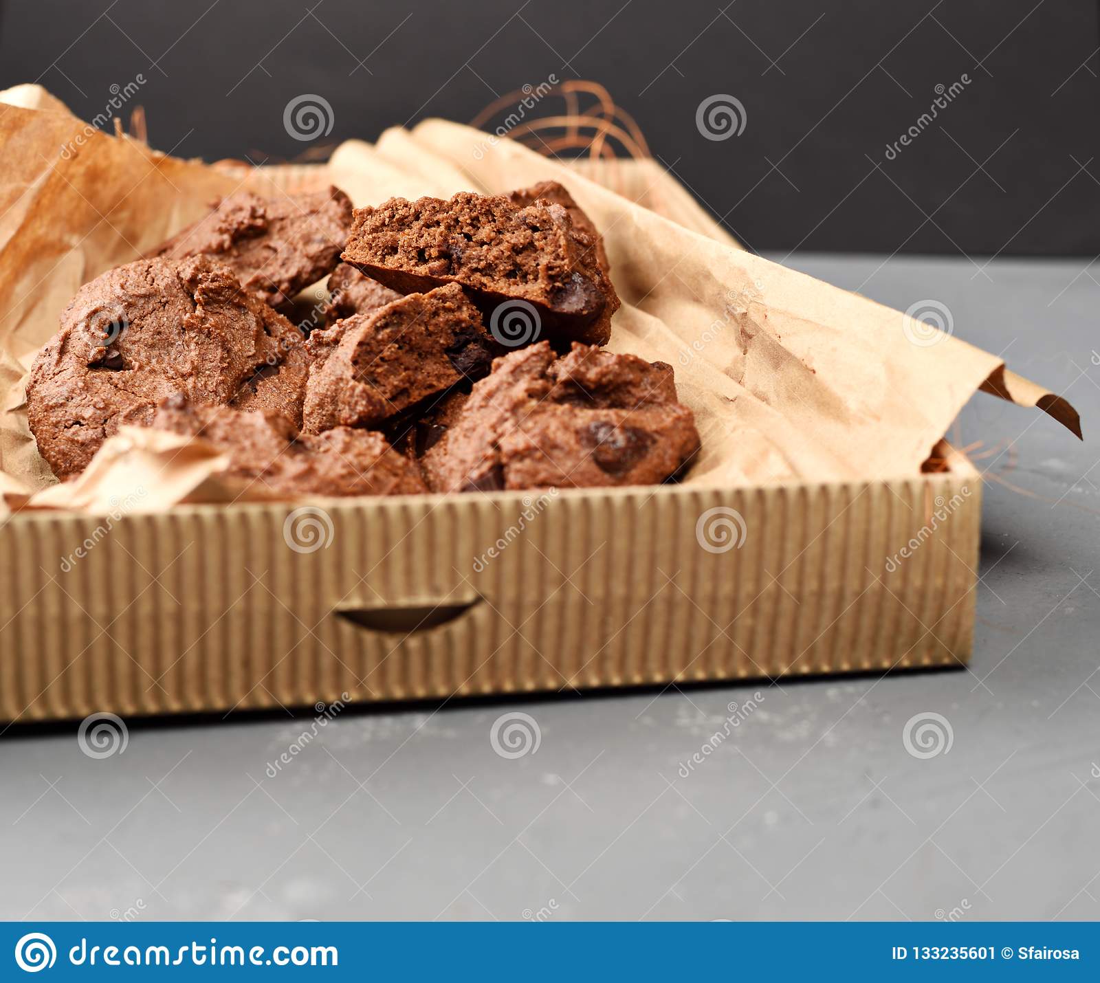 A Box of Broken Cookies – The Real Truckmaster